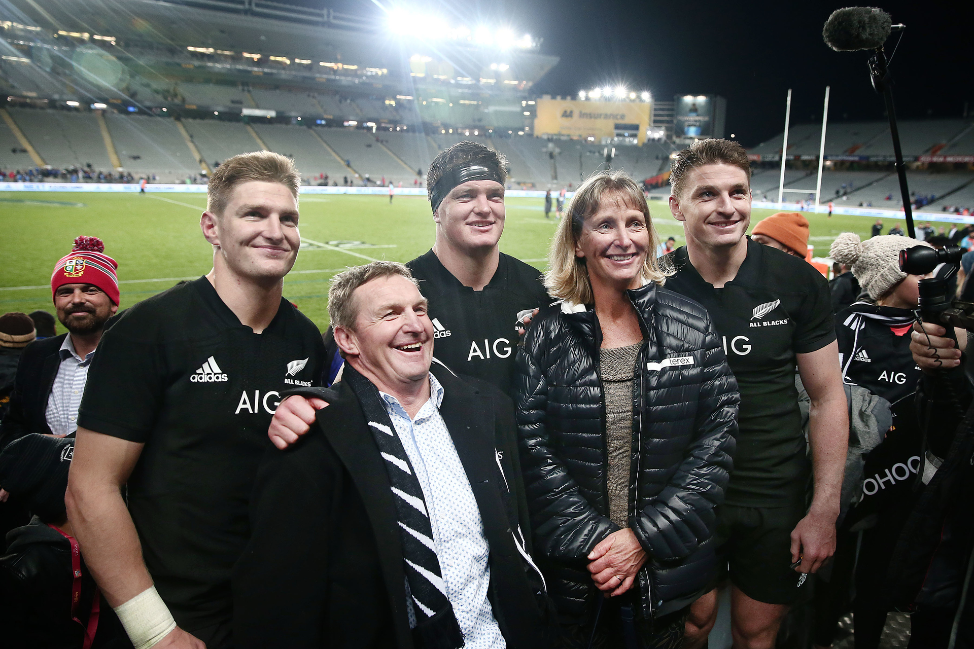 Beauden Barrett on Flipboard | Sport (New Zealand), Kurtley Beale ...