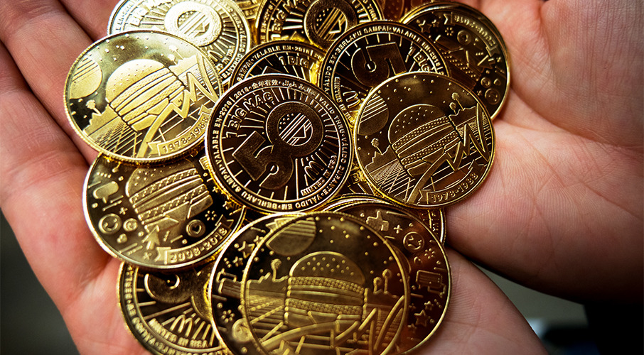 MuskegonPundit: The future?-----MacCoin comes to NZ: McDonald's ...