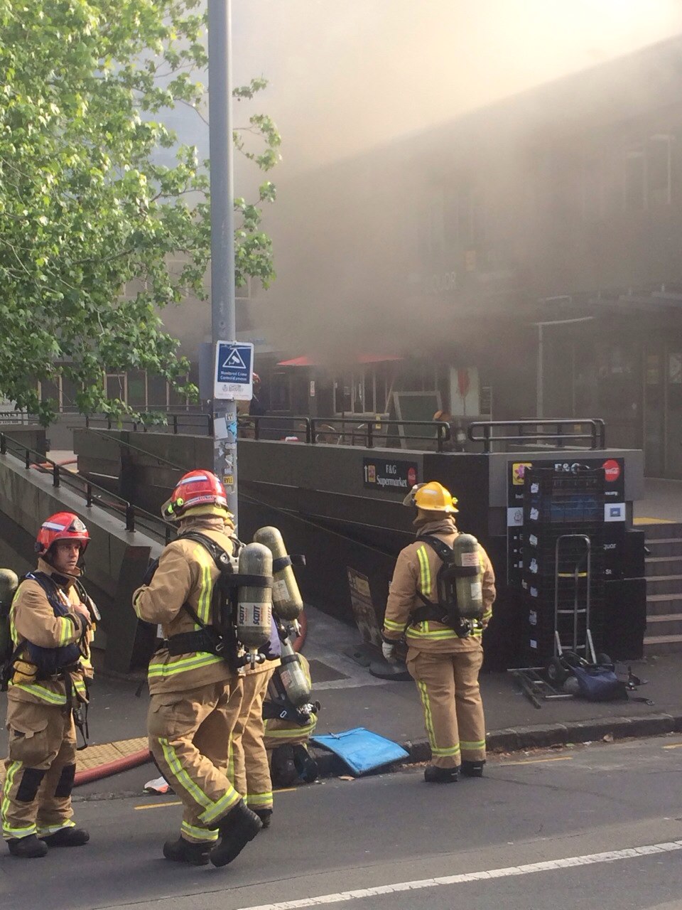 'Traffic chaos' as fire shuts down Queen St